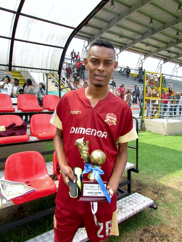 EDWIN LÓPEZ, GOLEADOR VERSIÓN 60 HEXAGONAL DEL OLAYA | DXT CAPITAL